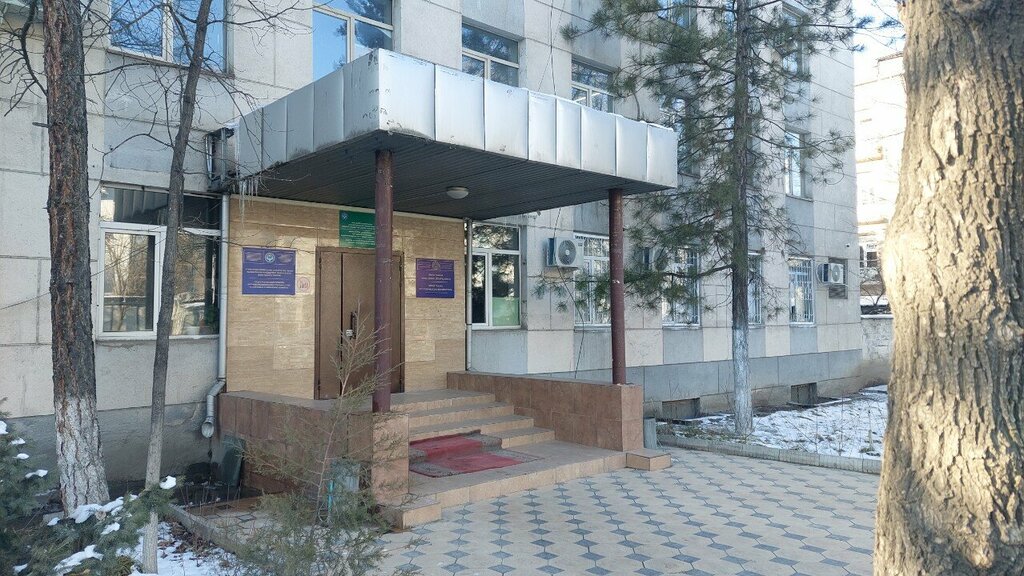Devlet kurumları ve bakanlıklar Национальный институт общественного здоровья, Bişkek, foto
