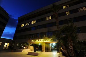 Hotel President (Via Nino Bixio No:1, Marsala), otel  Marsala'dan