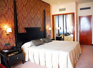 Hotel Velada Mérida (Comunidad Autónoma de Extremadura, Cáceres, Calle N), otel  Merida'dan