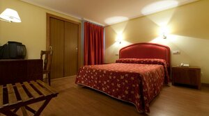 Norte y Londres Hotel (Plaza Alonso Martínez No:10, Burgos), otel  Burgos'tan