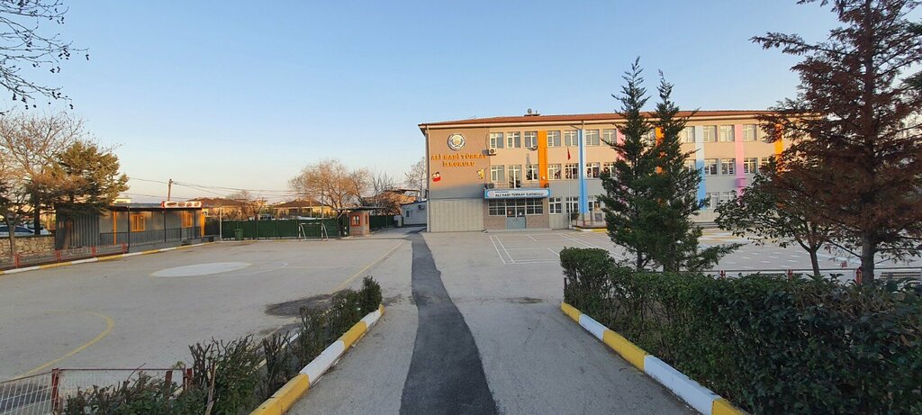 i̇lkokul Ali Hadi Türkay İlkokulu, Bursa, foto