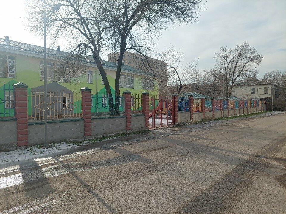 Yatılı okul Детский интернат, Bişkek, foto