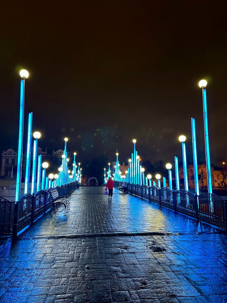 Turistik yerler Мост влюблённых, Astrahan, foto