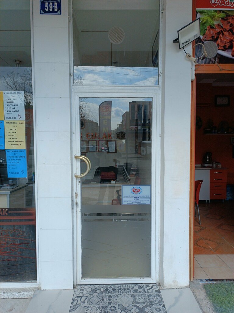 Emlak ofisi Sungur Emlak, Ankara, foto