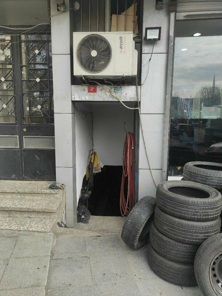 Oto lastik tamiri Adanalı Oto Lastik, İstanbul, foto