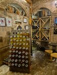 Wine Cellar (Giorgi Brtskinvale Street No:24), şaraphane  Batum'dan