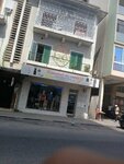 Catedral da moda (Luanda, Rua Higino Aires), giyim mağazası  Loanda'dan