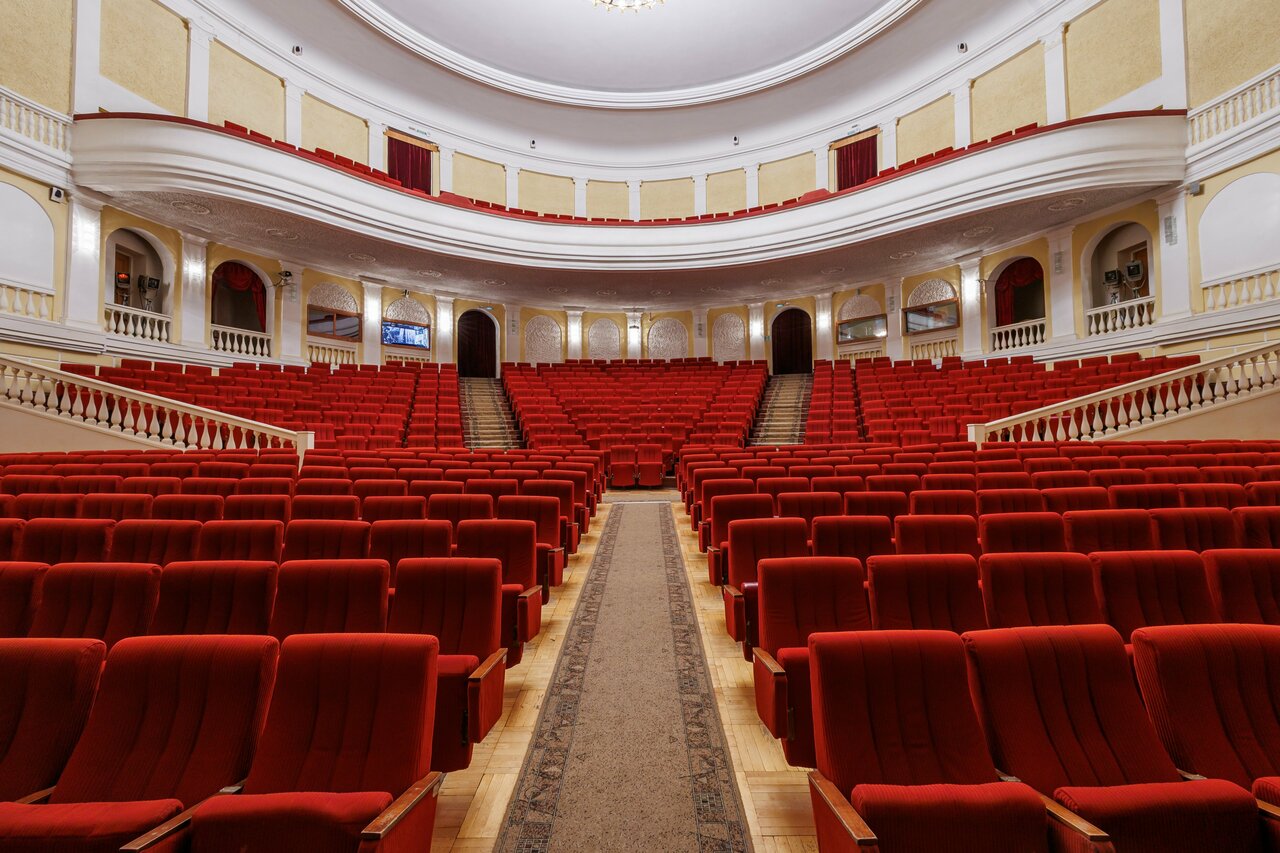 «6 театров Кирова» фото материала