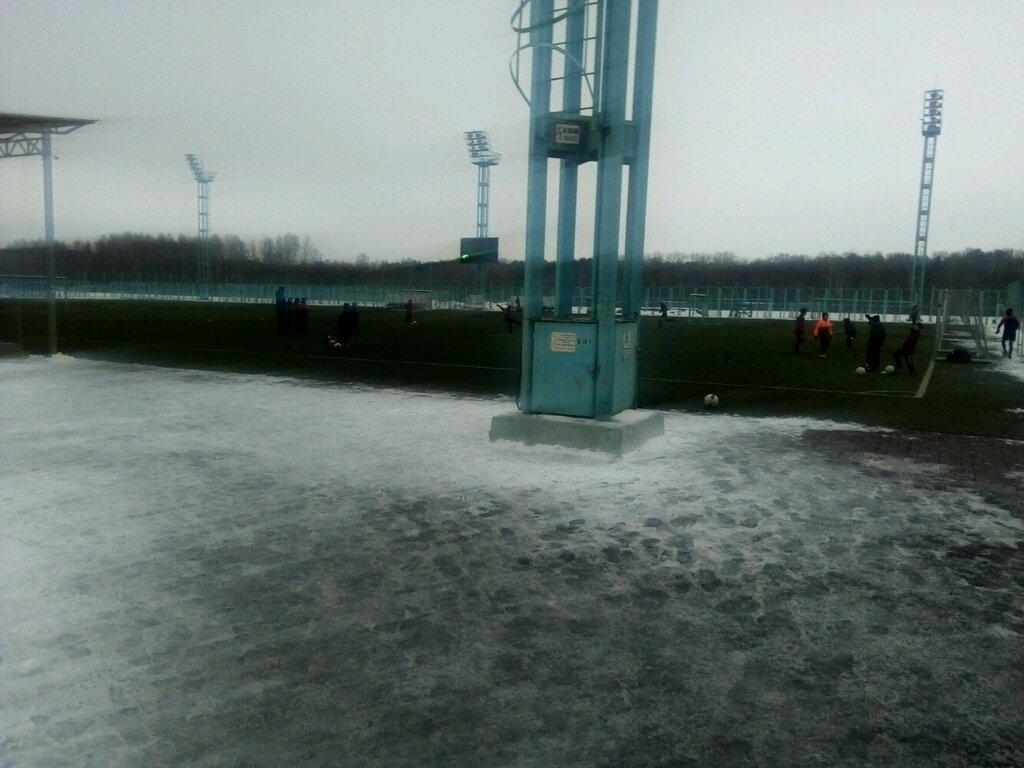 Spor alanı Футбольный манеж, Minsk, foto