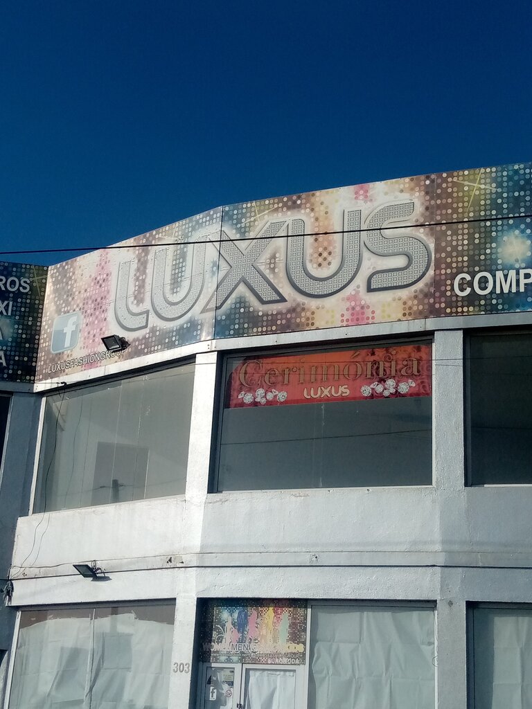 Giyim mağazası Luxus, Loanda, foto