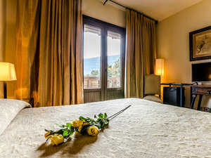 Hotel Temple Ponferrada (Comunidad Autónoma de Castilla y León, León, Avenida Portugal, 2), otel