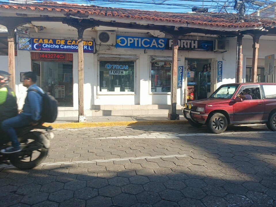 Optik Opticas Forth, Santa‑Krus, foto