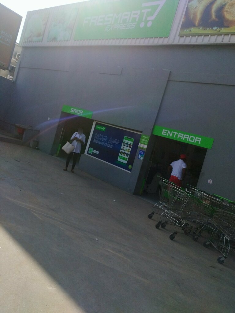 Süpermarket Fresmart, Loanda, foto