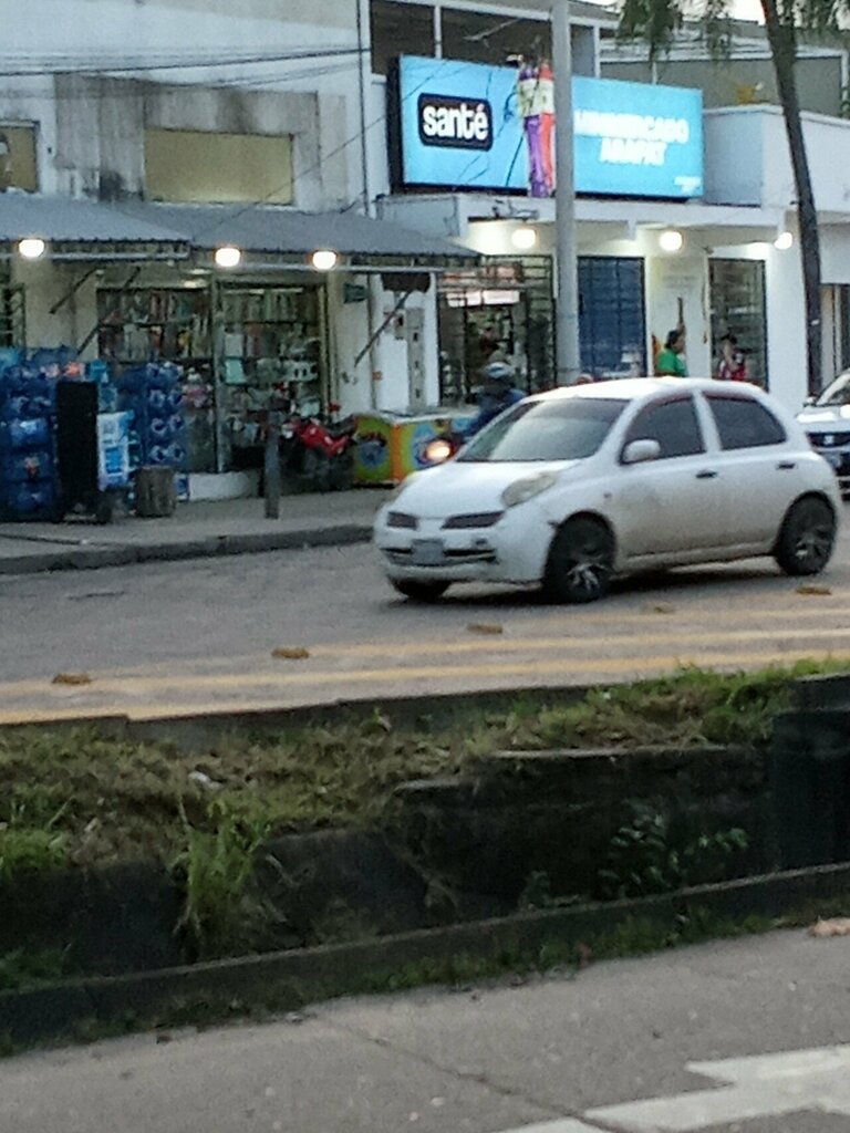 Süpermarket Mini Mercado Arafat, Santa‑Krus, foto