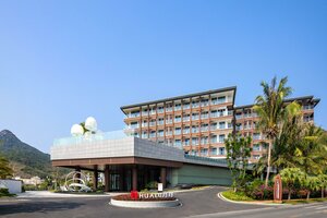 Hualuxe Sanya Yalong Bay Resort, an Ihg Hotel (Hainan Province, Sanya city, Yalunvan, NO. 4, Longhai Road, Yalong Bay), otel  Sanya'dan
