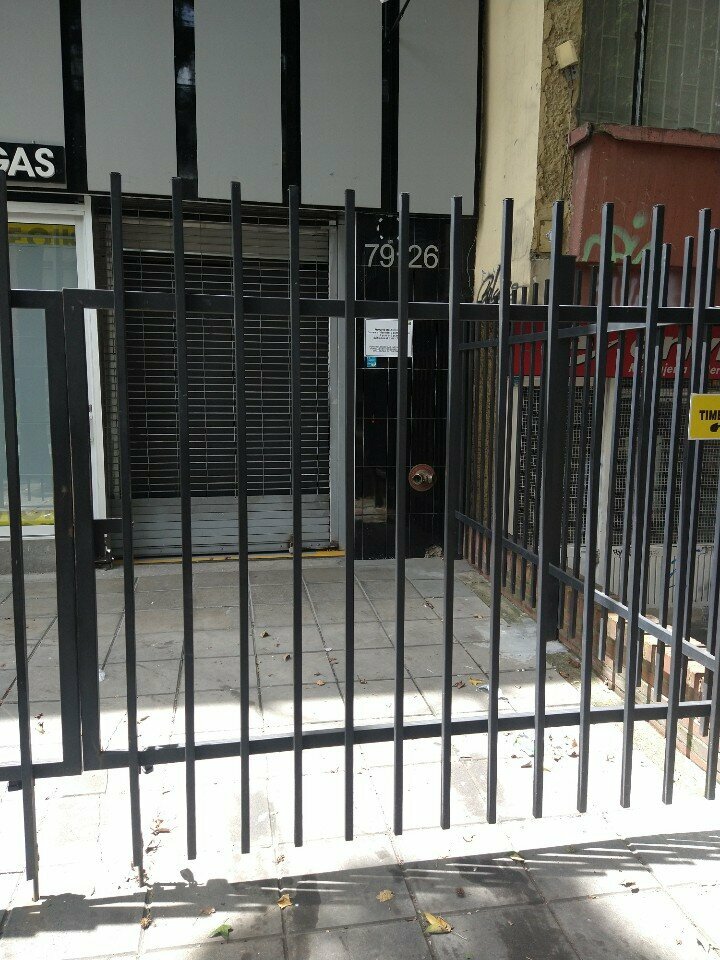 Alkollü ürünlerin üretimi Oikos Storage Minibodegas, Bogota, foto