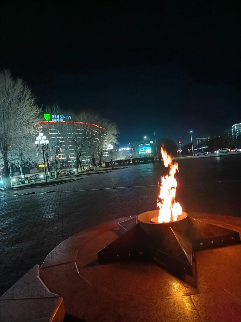 Kültür ve eğlence parkları Eternal Flame Alley, Aktöbe, foto