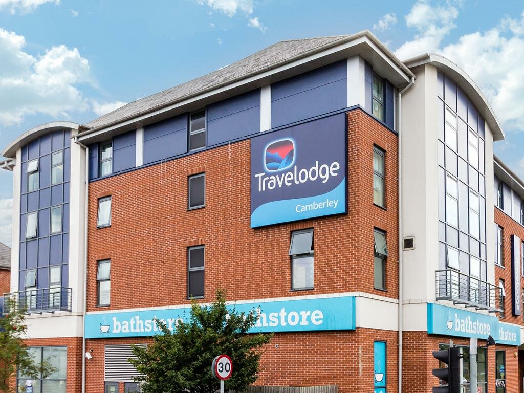 Otel Travelodge Camberley, İngiltere, foto
