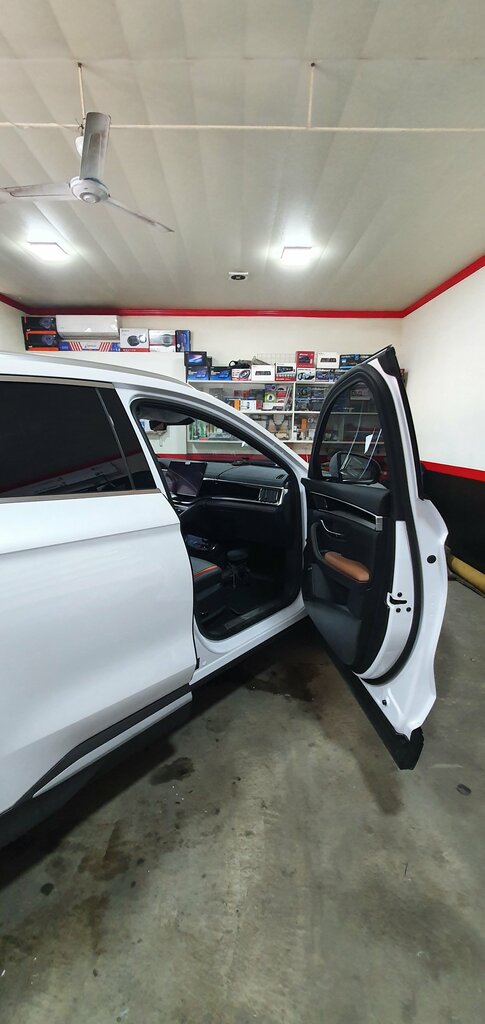 Araç camlarının renklendirilmesi Auto Tinting, Kokand, foto