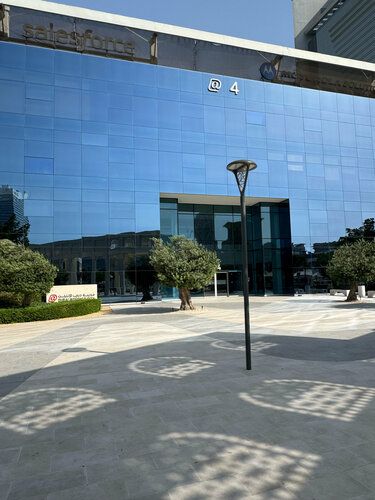 Adlandırılmış bina Dubai Internet City Building 4, Dubai, foto