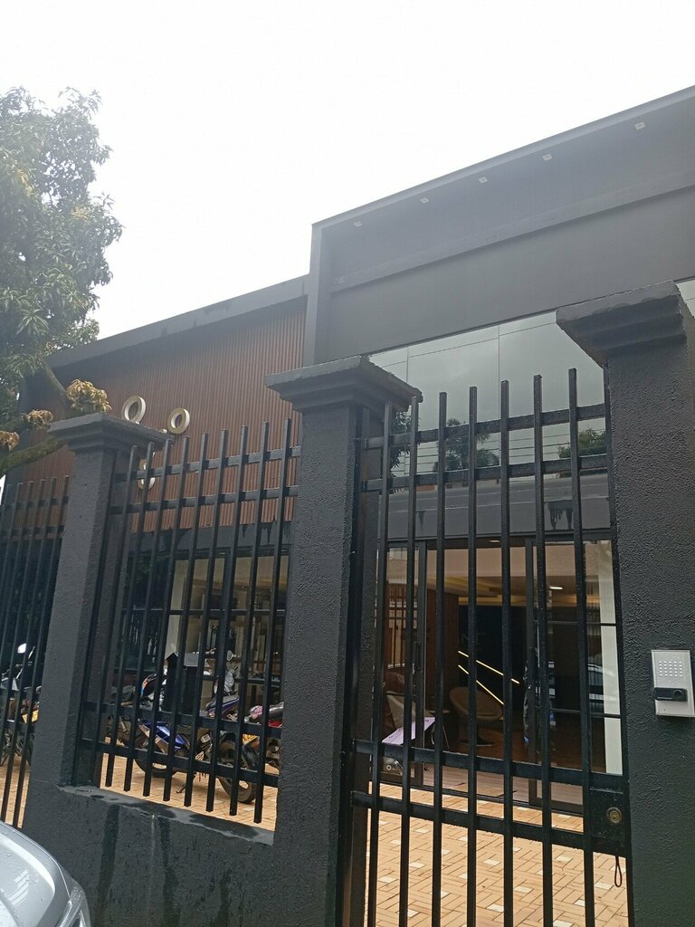 Kozmetik ve parfümeri mağazaları Skin solution, Cali, foto