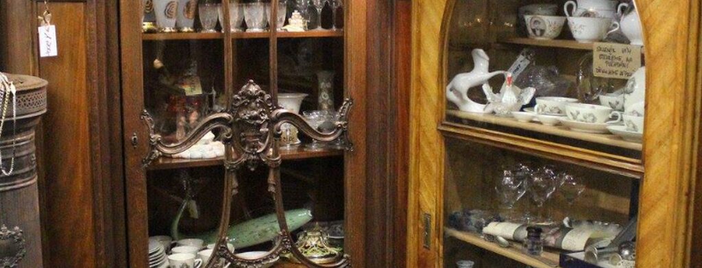 Antikacı dükkanları Antiquestore - Cibulka Marcel, Ceska Kamenice, foto
