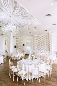 Royal Hall (Lesnaya ulitsa No:2А, vioska Čudzienіčy), otel  Minskaya oblastından