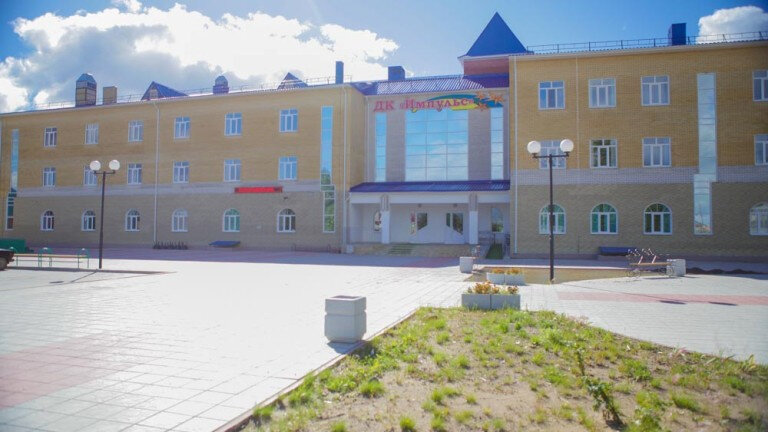 Kütüphaneler Mbuk Mezhposelencheskaya biblioteka Sovetskogo rayona, Hantı‑Mansi Özerk Okrugu, foto