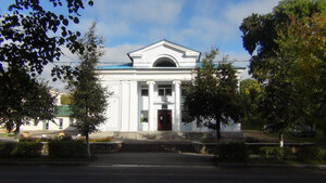 Yubileyny (ulitsa 25 Oktyabrya No:23), kültür ocakları  Ostrov'dan