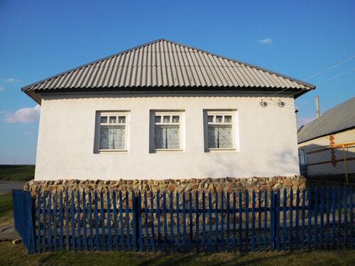 Müzeler ve sanat galerileri Дом-музей писателя фронтовика К. Д. Воробьева, Kurskaya oblastı, foto