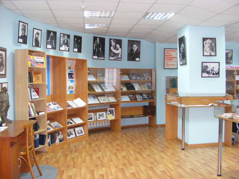 Kütüphaneler Mezhposelencheskaya biblioteka imeni M. A. Ulyanova, Omskaya oblastı, foto