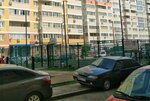 Спортивная площадка (Krasnodar, Prikubanskiy City administrative district, mikrorayon imeni Petra Metalnikova, zhiloy kompleks Vremena goda), spor alanı  Krasnodar'dan
