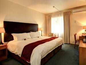 Premier Express Inn George (Western Cape Province, George, York Street), otel  George'dan