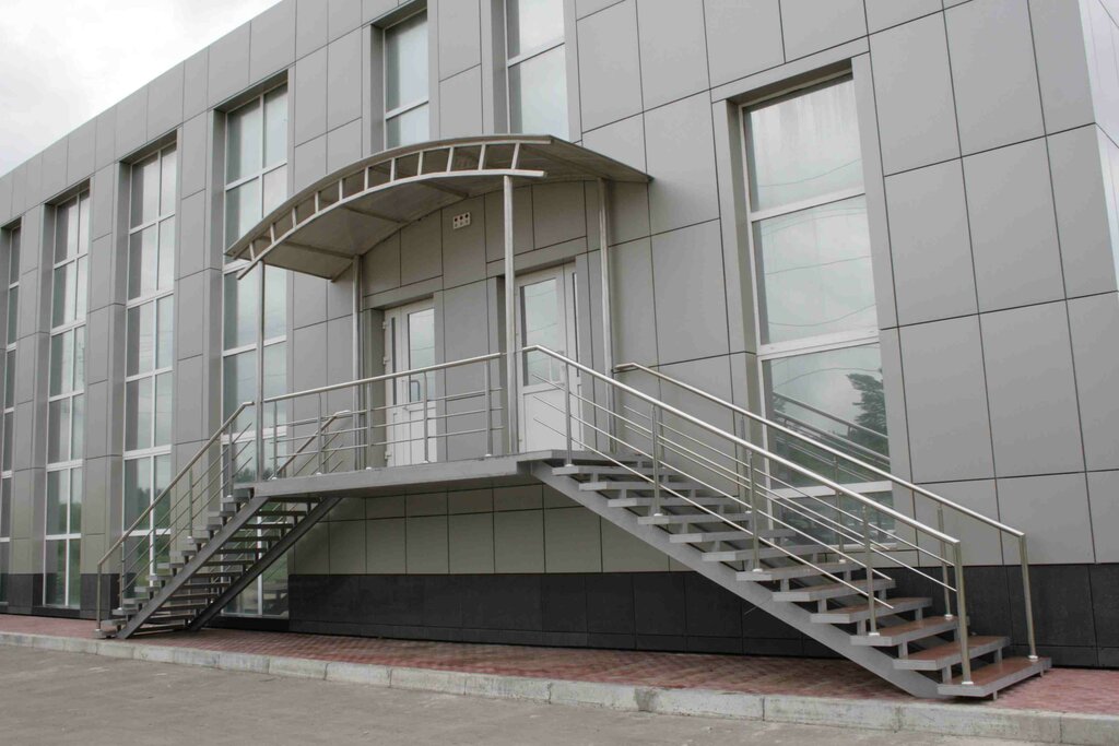 Merdiven ve korkuluklar Kompaniya Metallist, Tolyatti (Togliatti), foto