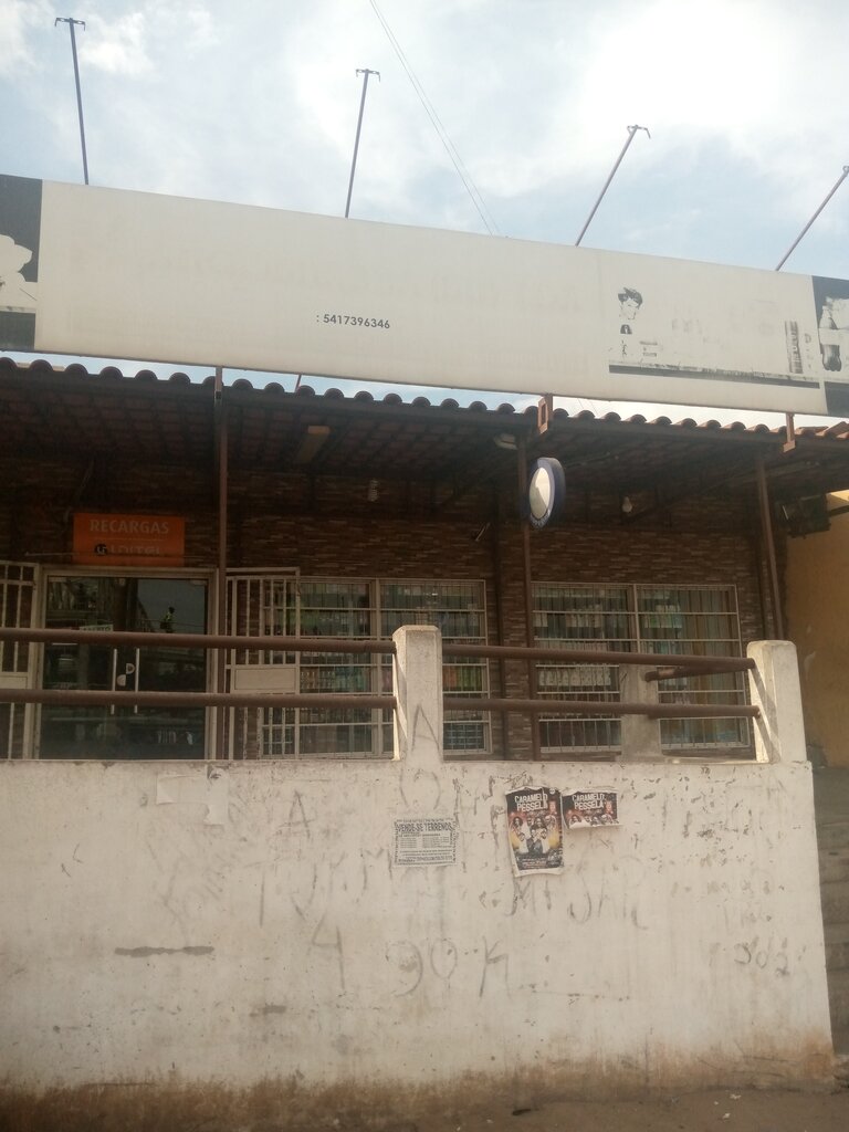 Market Mini Mercado Angobrazza, Loanda, foto
