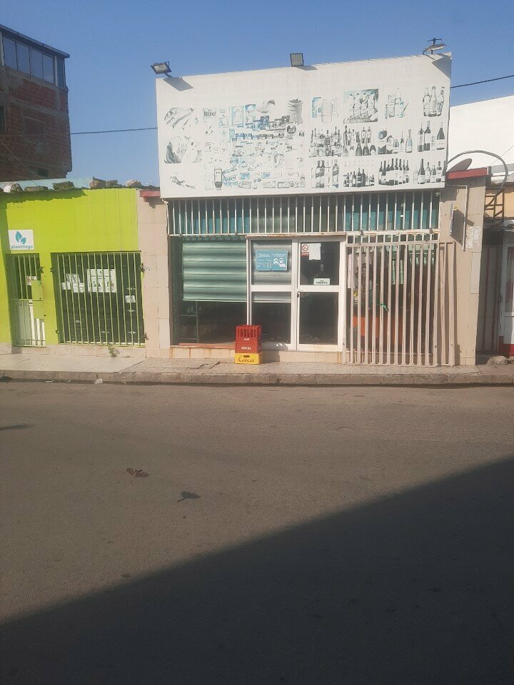 Büyük mağazalar Mini Mercado, Loanda, foto
