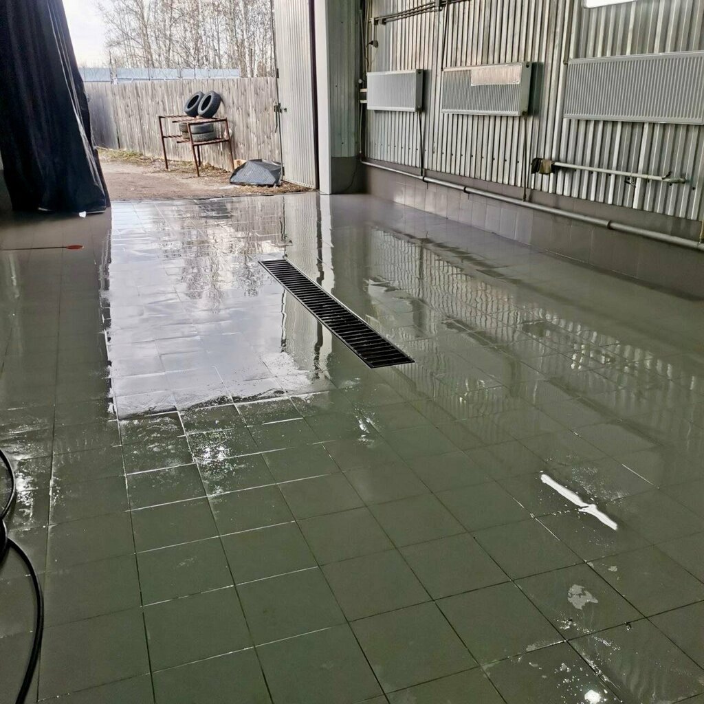 Otomobil servisi Serviktrak52, Uren, foto