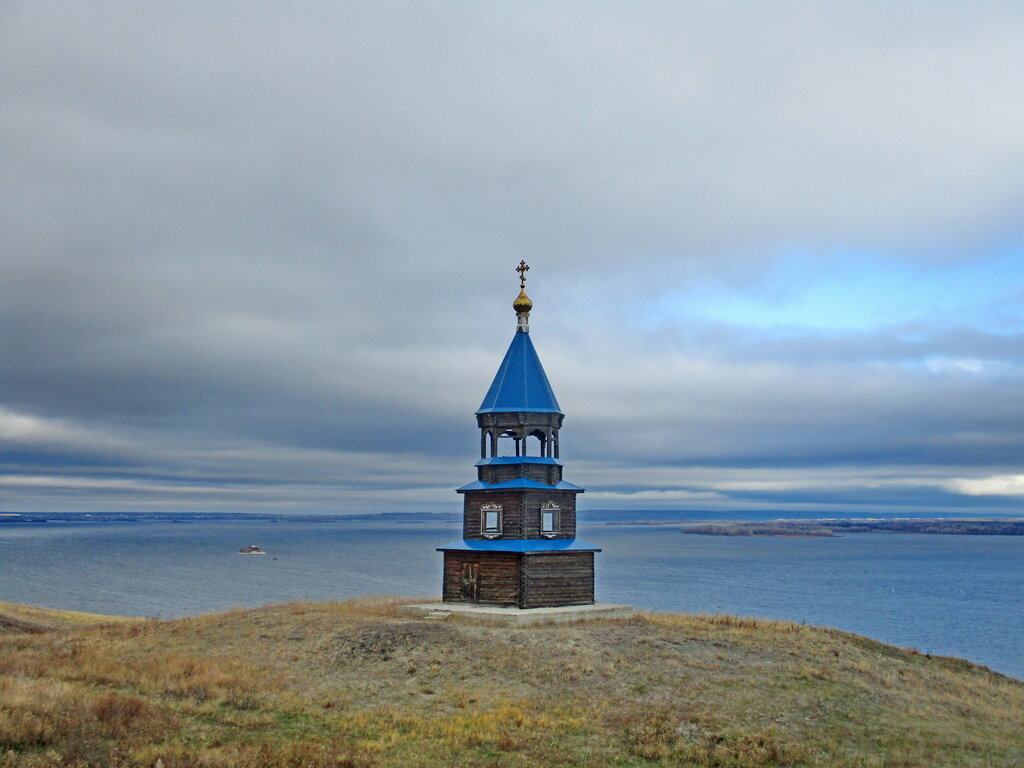 Şapel, haç anıtı Колокольня, Samarskaya oblastı, foto