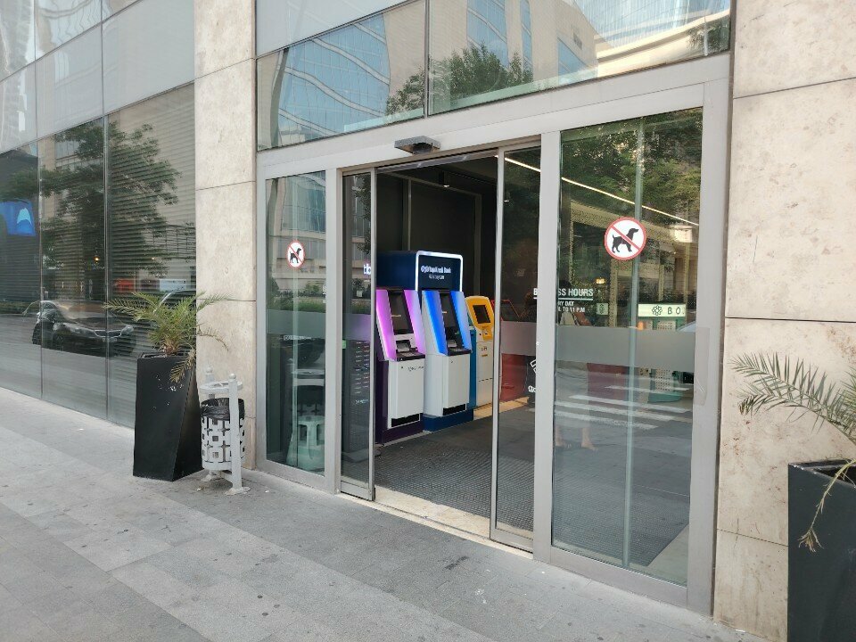 ATM'ler YapıKredi, Bakü, foto