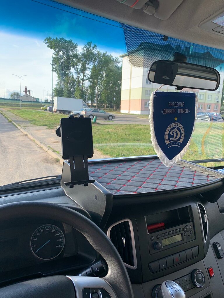 Oto aksesuarları Stoliki_v_avto, Dzerzhinsk, foto