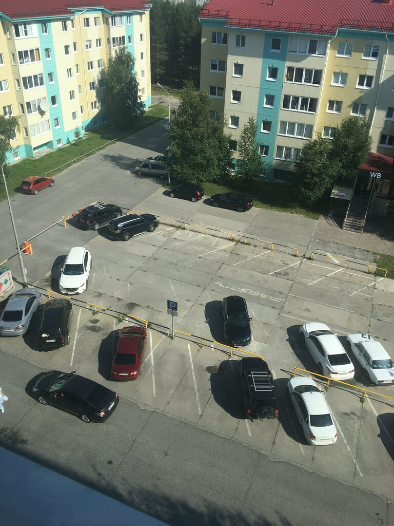 Otoparklar Parking lot, Kogalym, foto