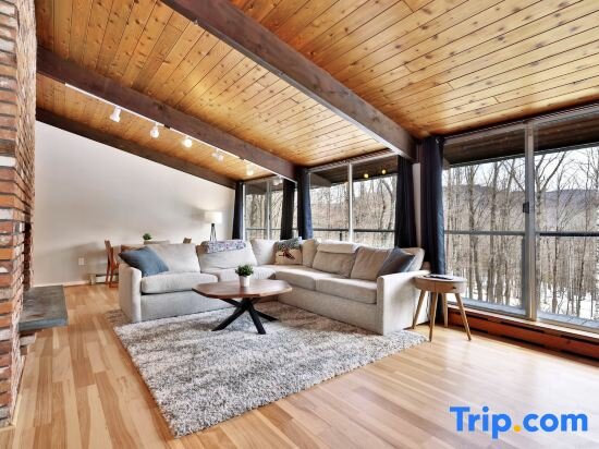 Otel Stylish Mountain Retreat with Private Sauna - Cozy Escape, Vermont Eyaleti, foto