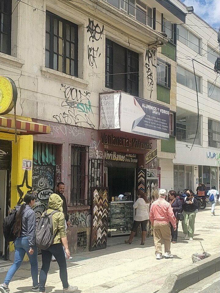 Cam atölye Aluminios & Vidrios Amaya, Bogota, foto