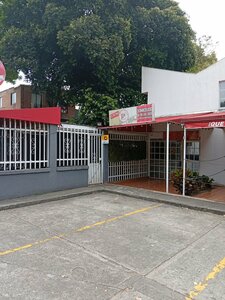 Romana (Valle del Cauca, Municipio de Santiago de Cali, Comuna 17, Caney, Carrera 85C, 42-19), pizzacılar  Cali'den