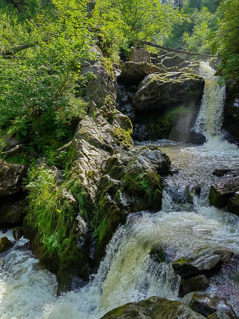 Hediyelik eşya mağazaları Третья речка, Altay Cumhuriyeti, foto