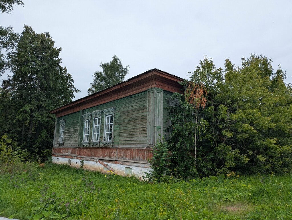 Turistik yerler Дом заводоуправляющего, Dobrianka, foto