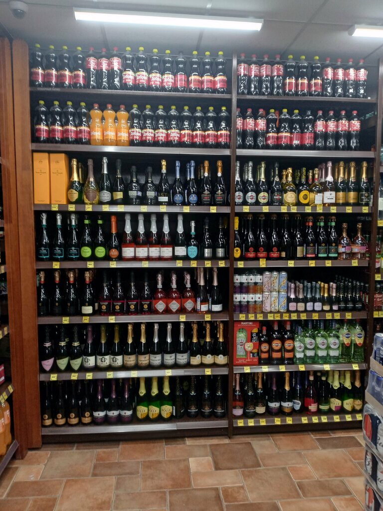 Market Krasnoe&Beloe, Nijni Tagil, foto