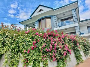 Guest House Botanical Paradise (Satnoeba 1st Lane No:10ა, Batumi), otel  Batum'dan