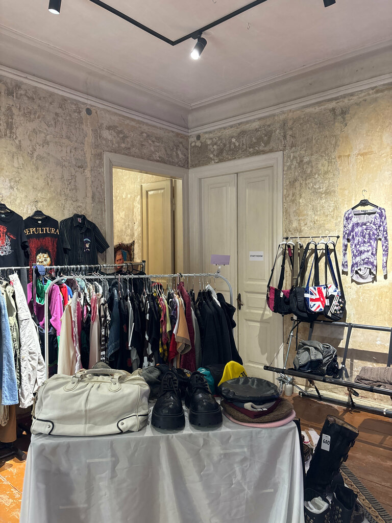 Giyim mağazası Kvira Market, Tiflis, foto