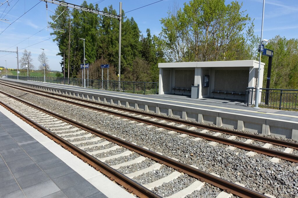 Tren istasyonu Střezimíř, Orta Bohemya Bölgesi, foto